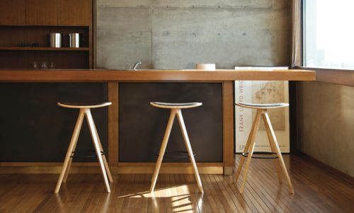 Buy Custom & Modern Bar Stools Dubai | Stylish & Comfortable